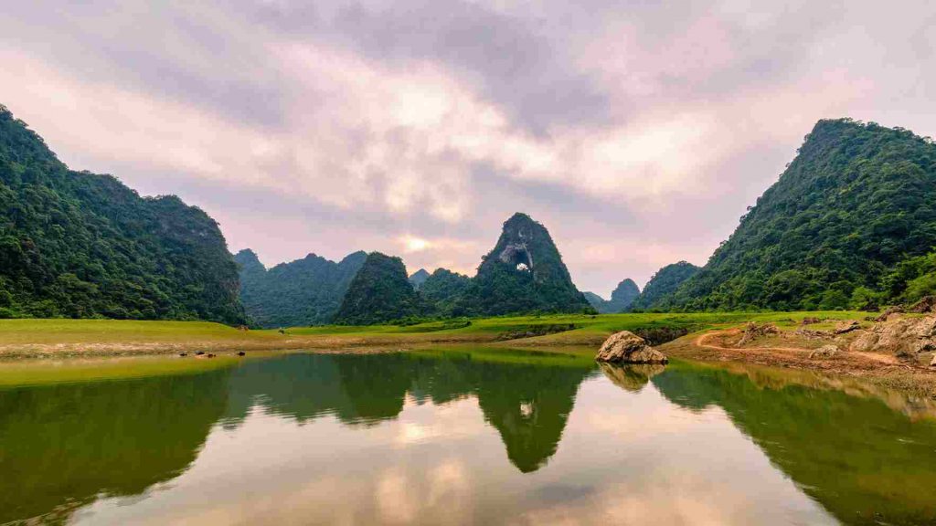 Nui Thung Mountain | Vietnam's Best Travel Experiences